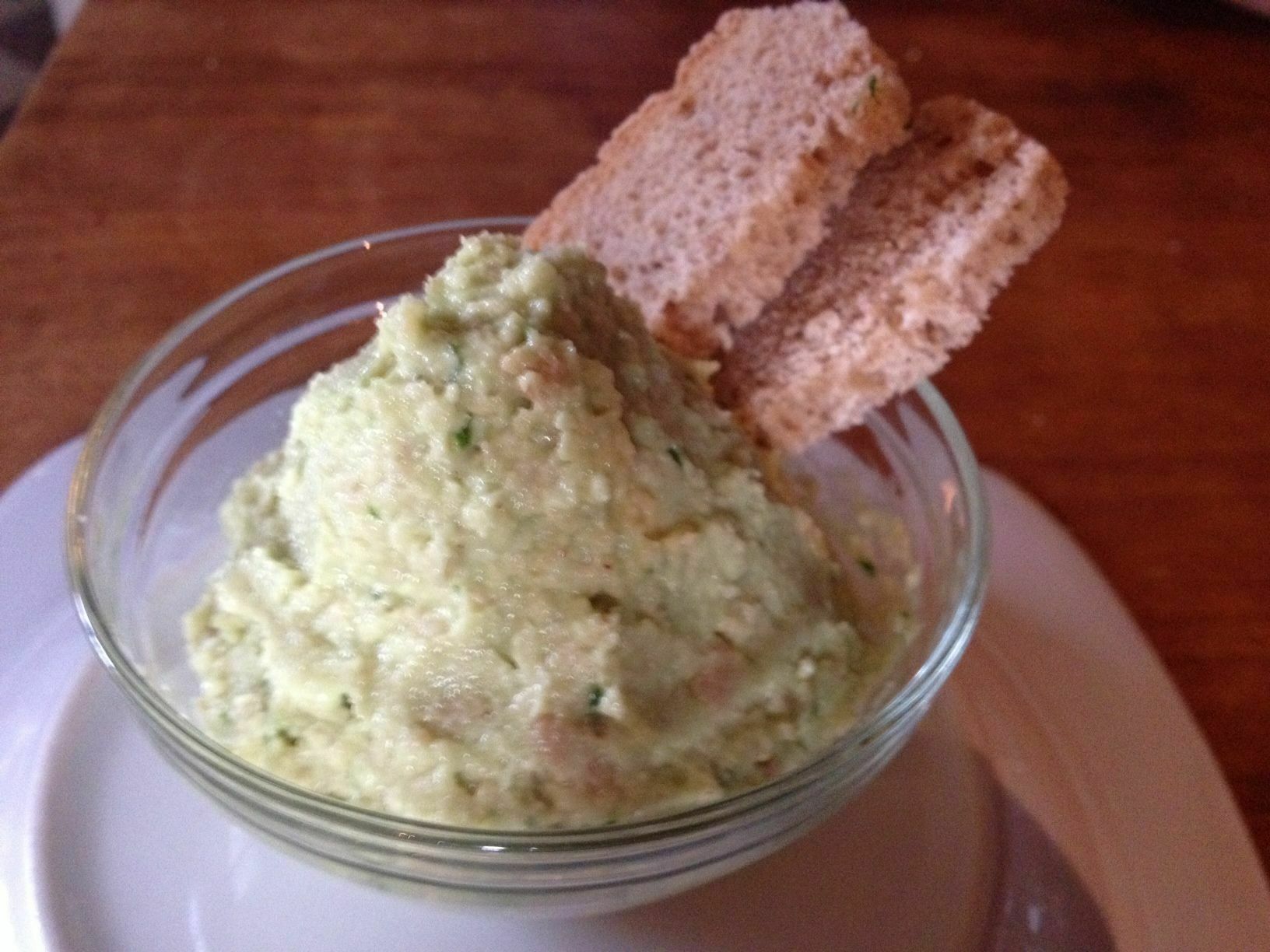 Peanut and avocado hummus - Vegan Milker