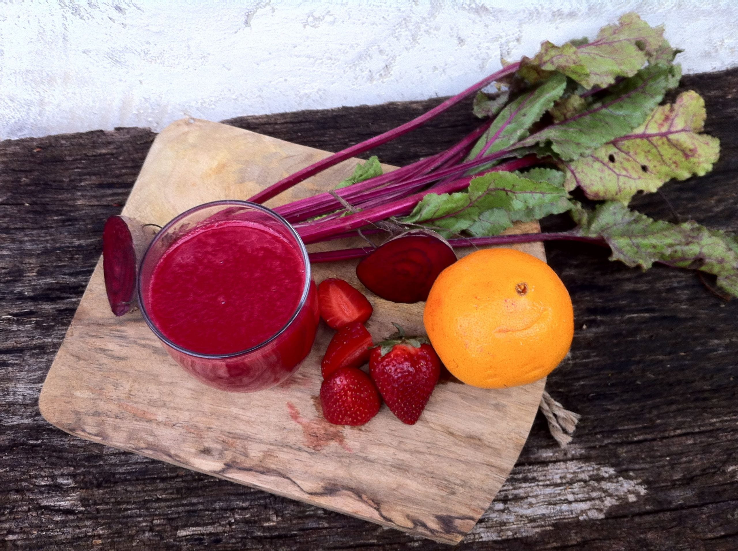 Jus de betterave, orange et fraises - Vegan Milker